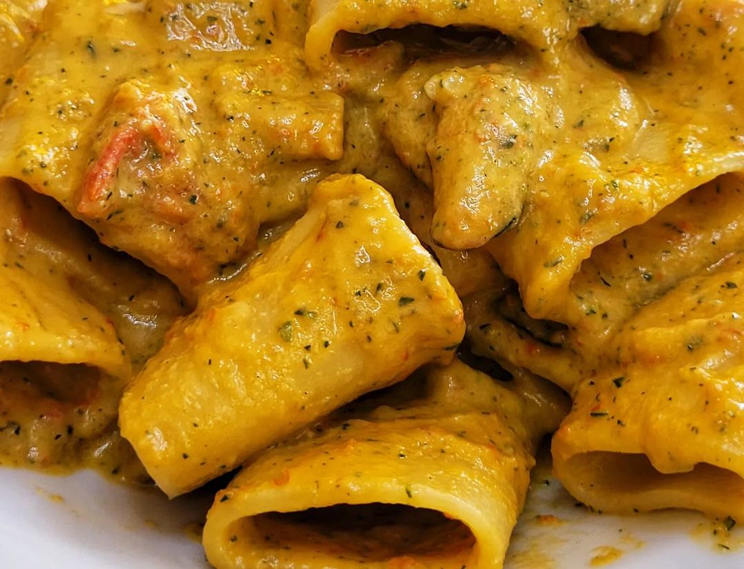 La ricetta: Paccheri con crema di gorgonzola, zucchine e pomodorini